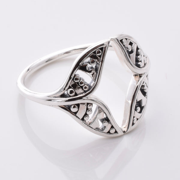 R293 925 double whaletail silver ring – Java Designs