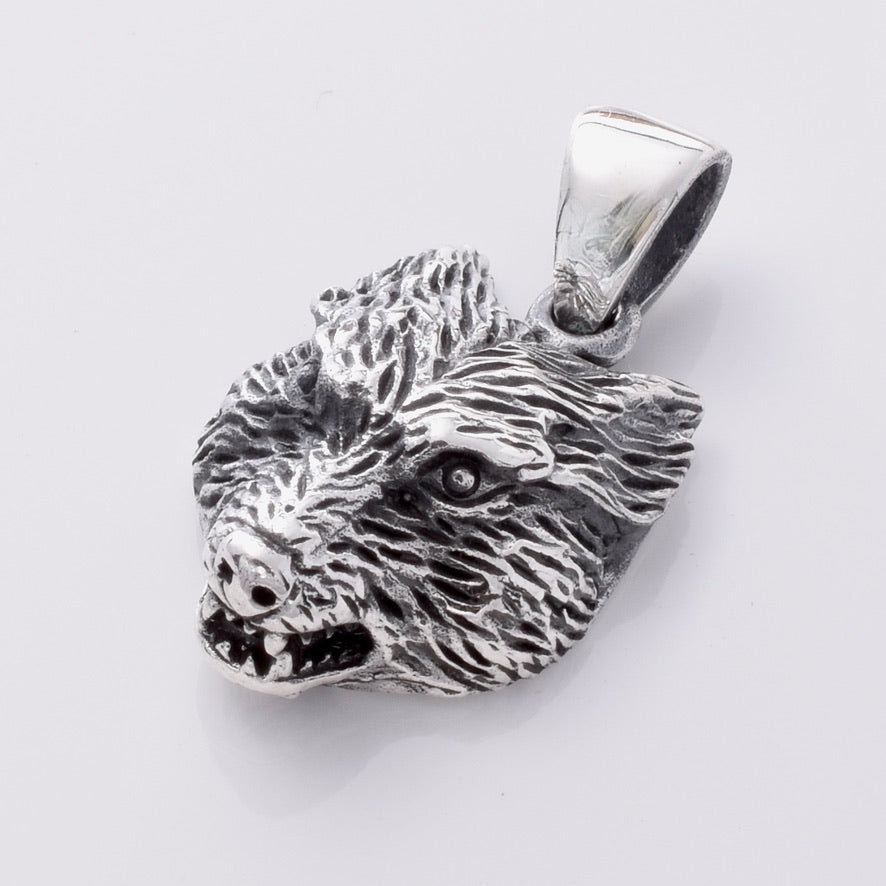 P884 - 925 Silver wolf pendant – Java Designs